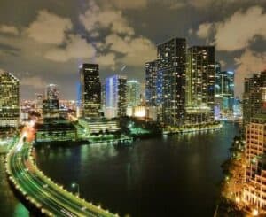 10 Pros and Cons of Living in Miami Right Now - Dividends Diversify