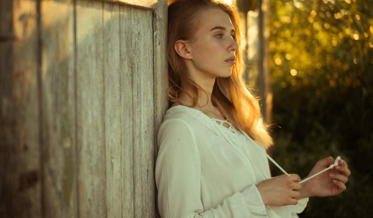 20 Disadvantages of Living in a Small Town Right Now - Dividends Diversify